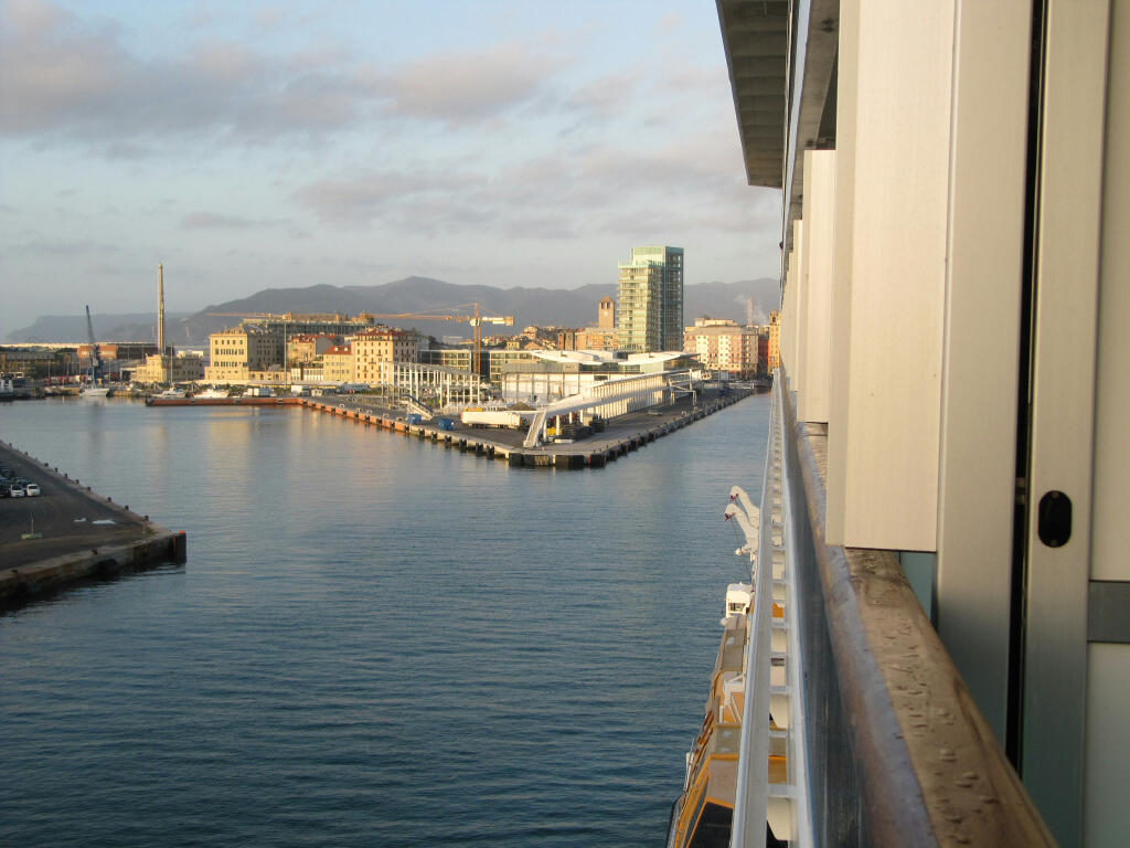 Savona-Cruise-Terminal.JPG - Wansbrough's Cruise Blog